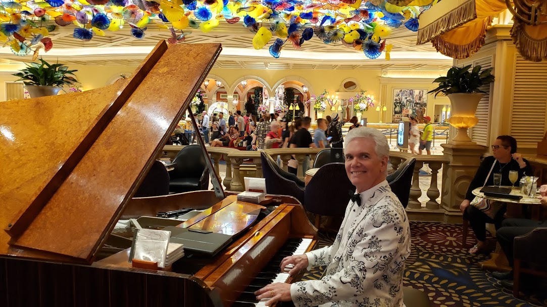 Whitney Phoenix Strikes a Chord at Bellagio Las Vegas – VEGAS UNFILTERED